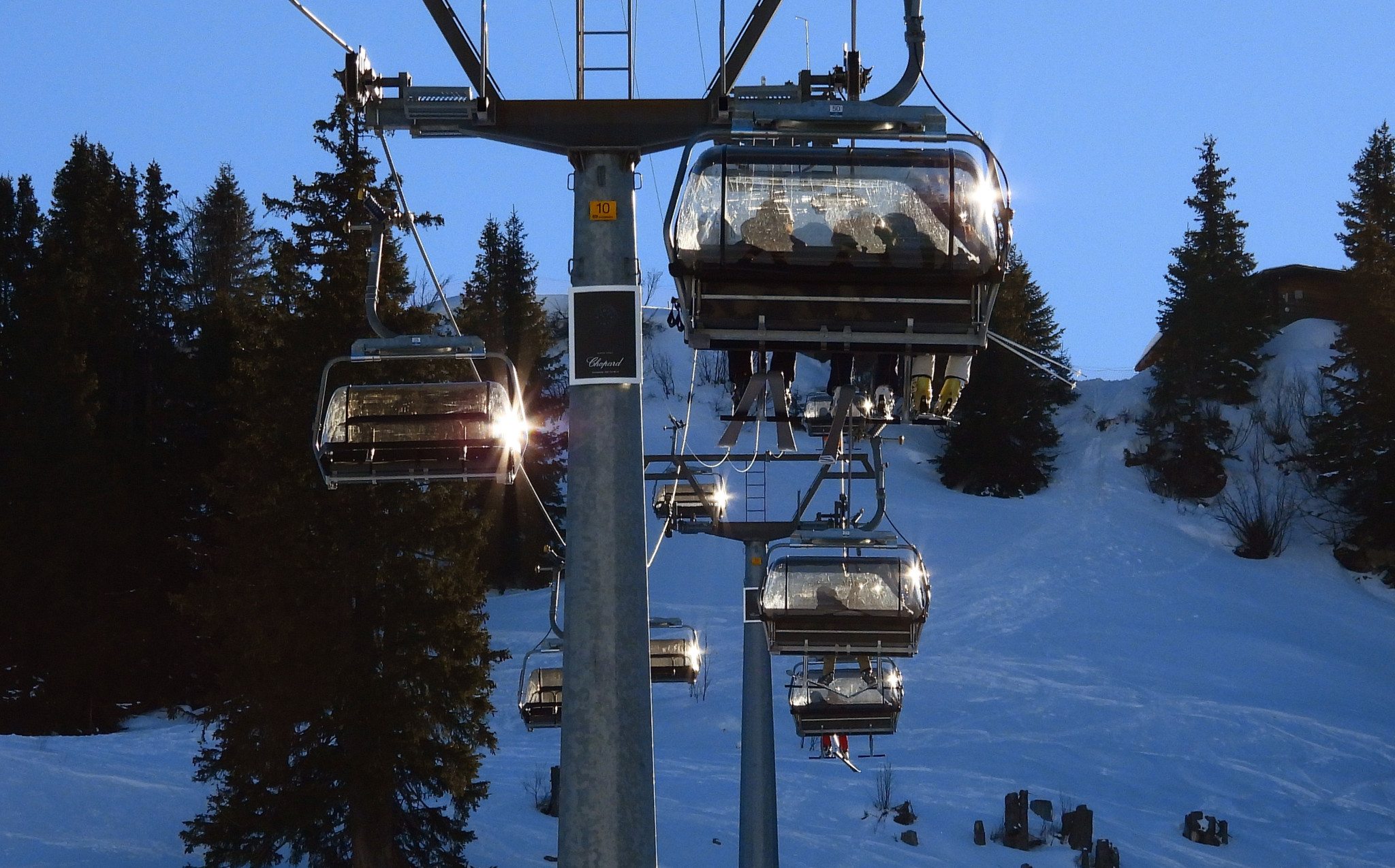 Dutzende Menschen sassen in defekter Sesselbahn bei Gstaad fest