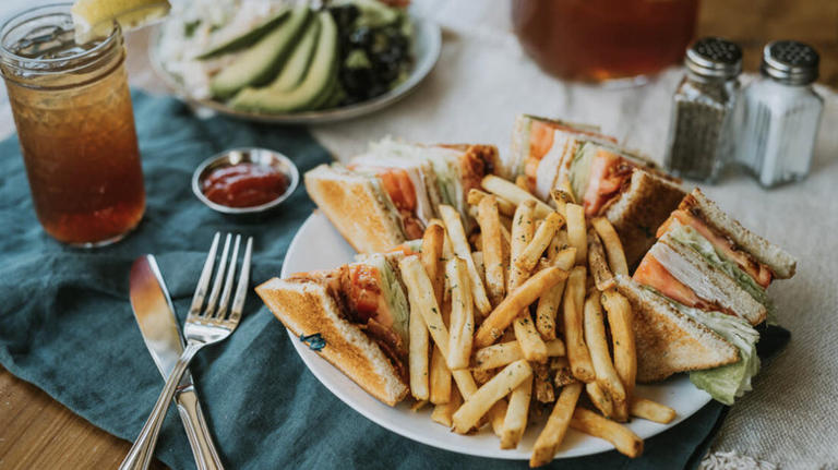 Why Country Touch Cafe feels like a time capsule of '80s Los Angeles ...