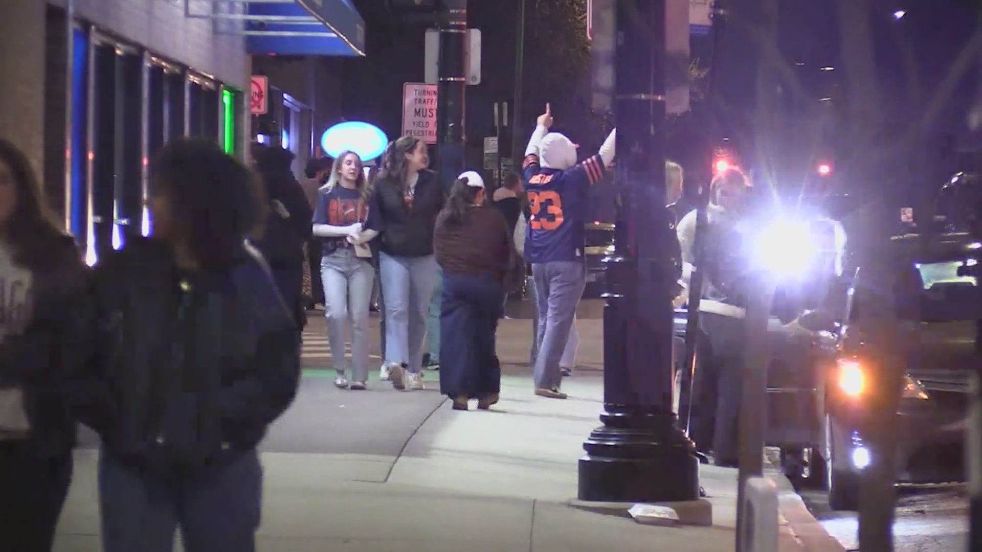 Bears fans celebrate following comeback win over archrival Packers to ...