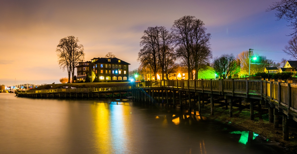 13 Chesapeake Bay towns with marinas, crab shacks, and sunset piers