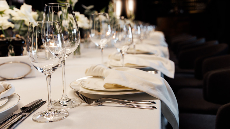 The bizarre fine dining eating rule to know