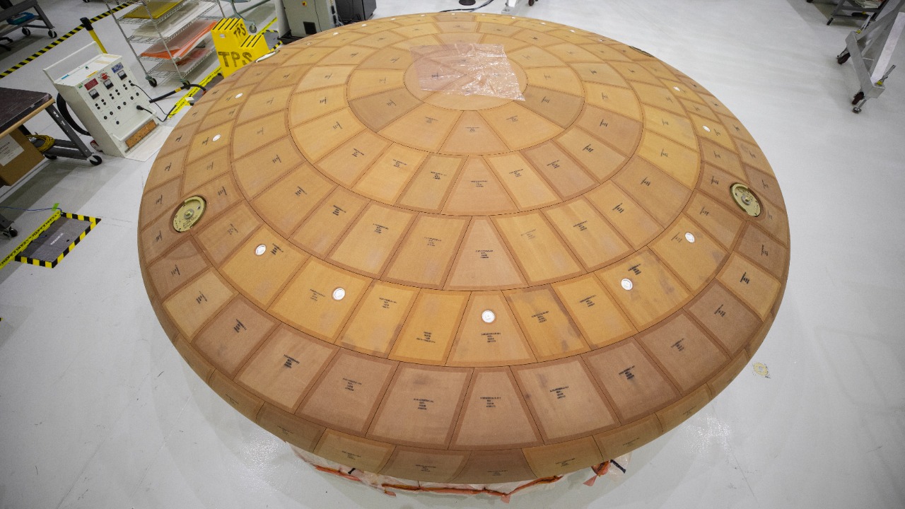 NASA chief puts Orion heat shield through final go/no-go check