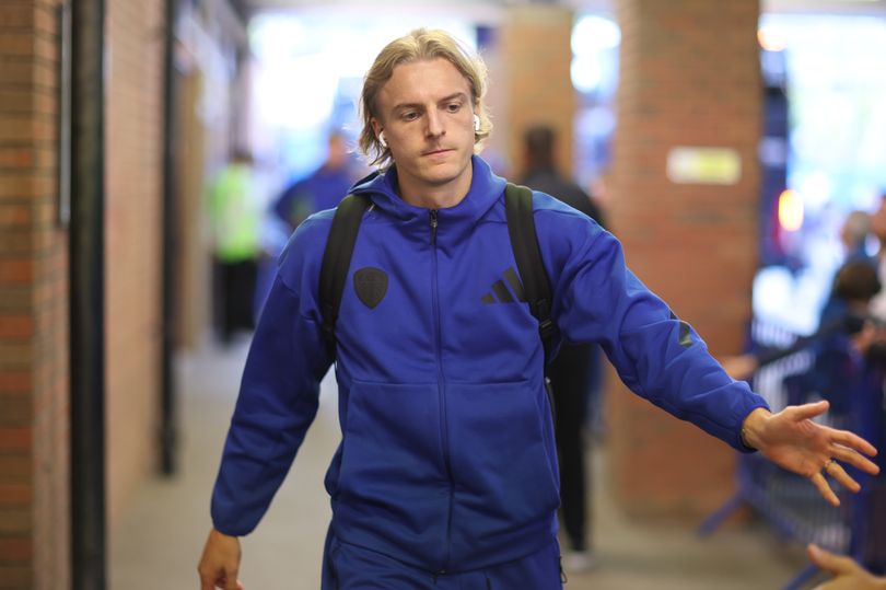 Sebastiaan Bornauw comments on lack of Leeds United game time amid ...