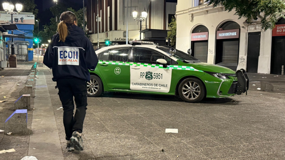 Cadáver con balazo en el cráneo fue hallado en calle de Santiago Centro