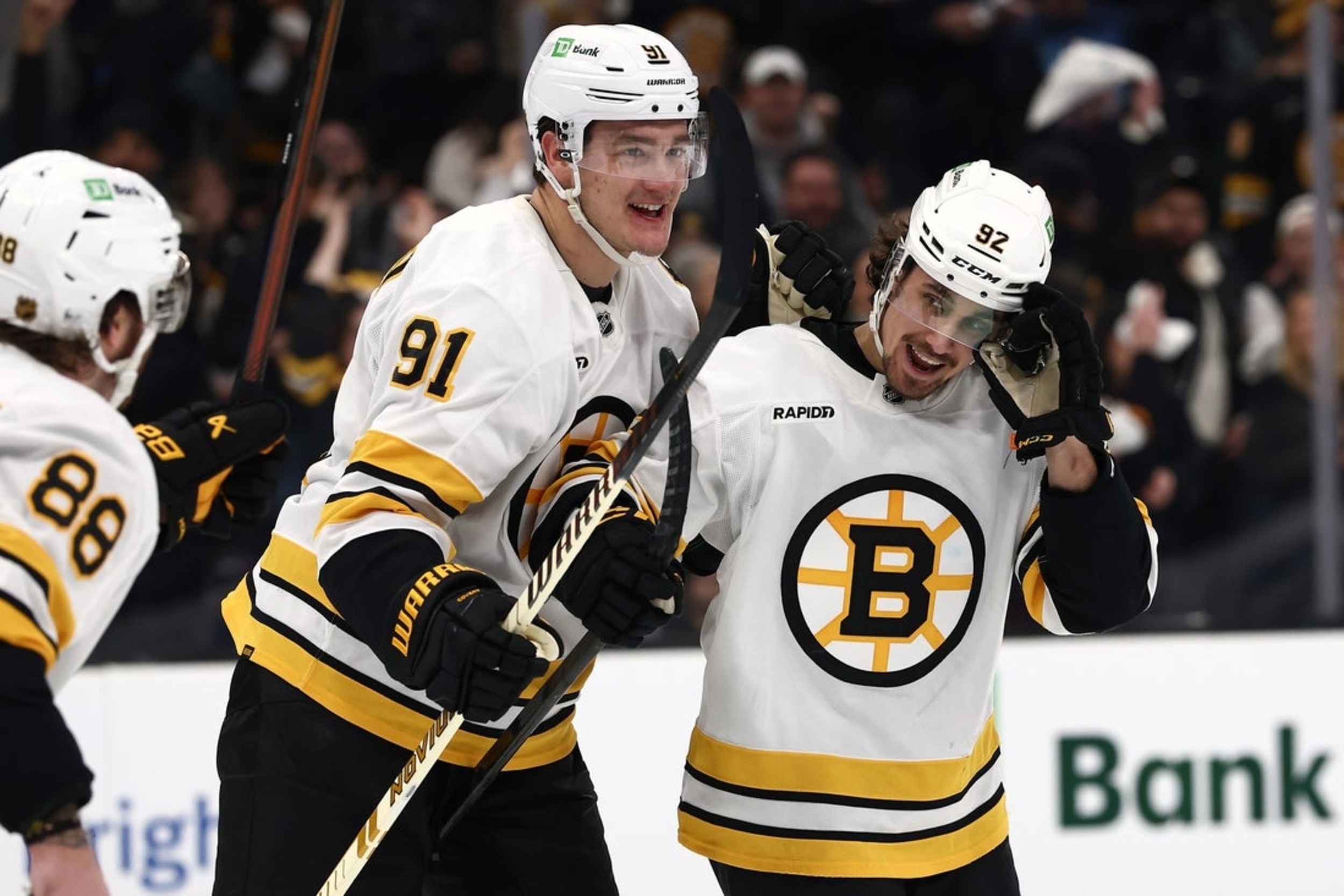 Bruins ride momentum of offensive eruption into clash vs. Pens