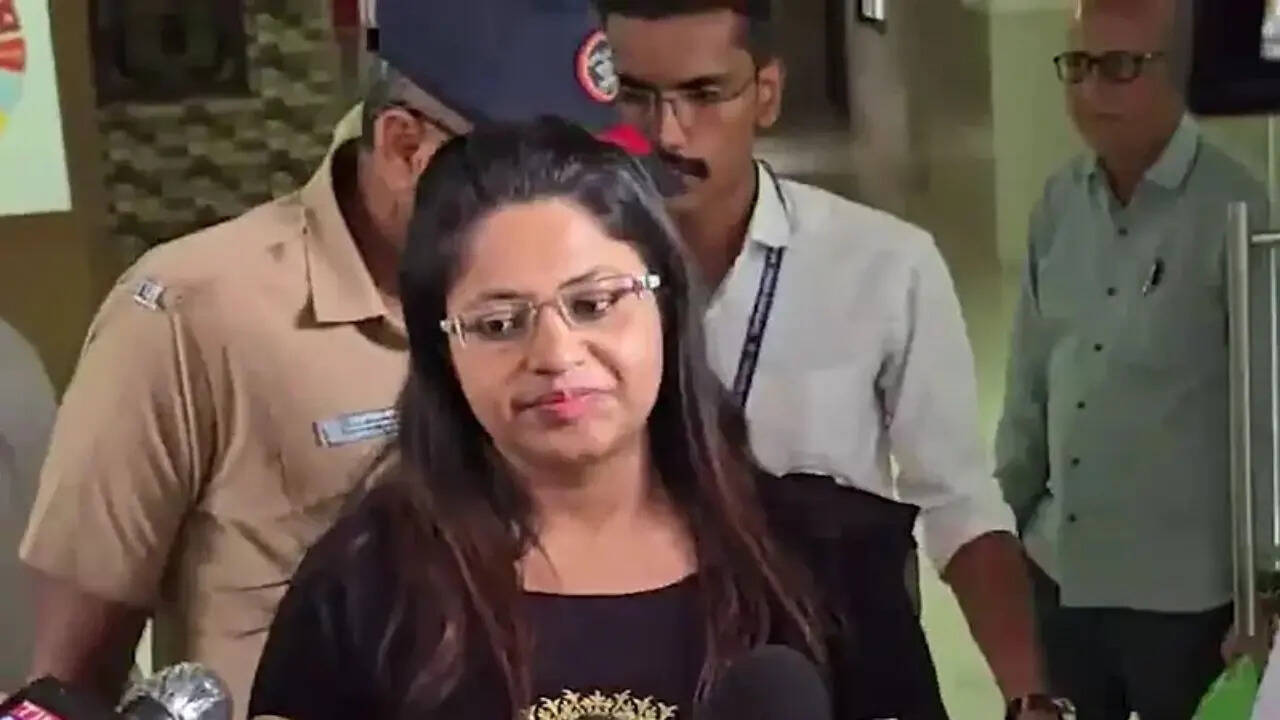 Midnight shock at sacked IAS Puja Khedkar’s home: Family sedated, tied ...