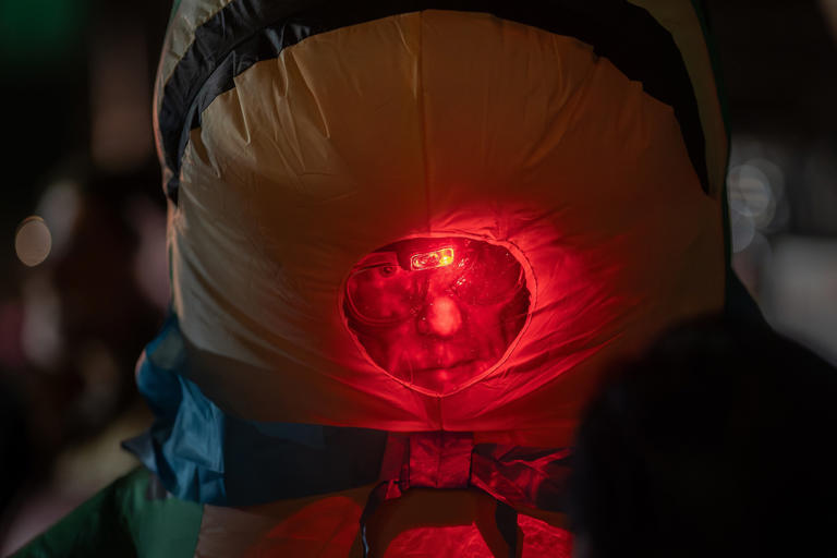 'We have to show up': Outraged Portlanders gather in the hundreds to ...