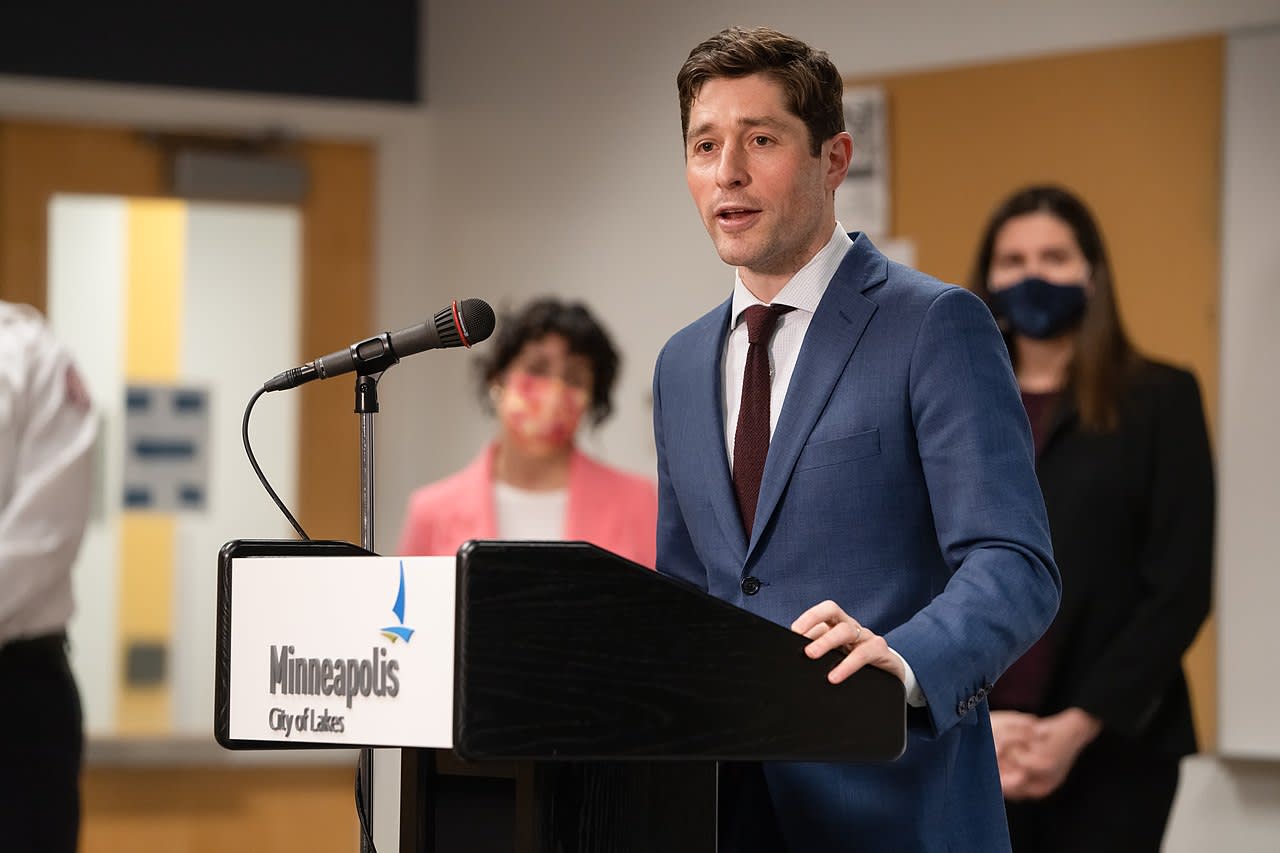 Minneapolis mayor slams 'false' ICE narrative as dozens arrested after ...