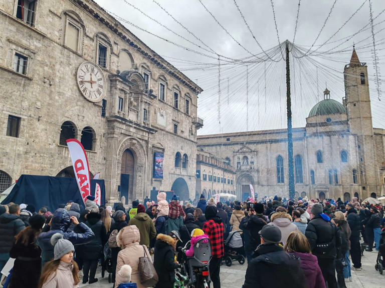 Ad Ascoli lo spettacolo della calata delle Befane