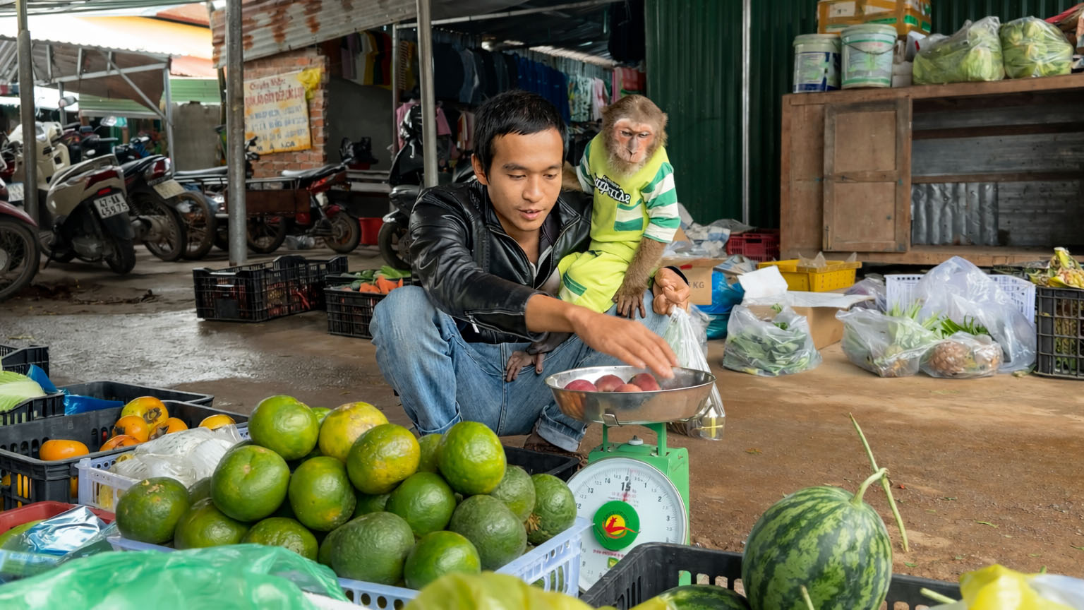 Cutis takes care of BuEm in the sweetest way