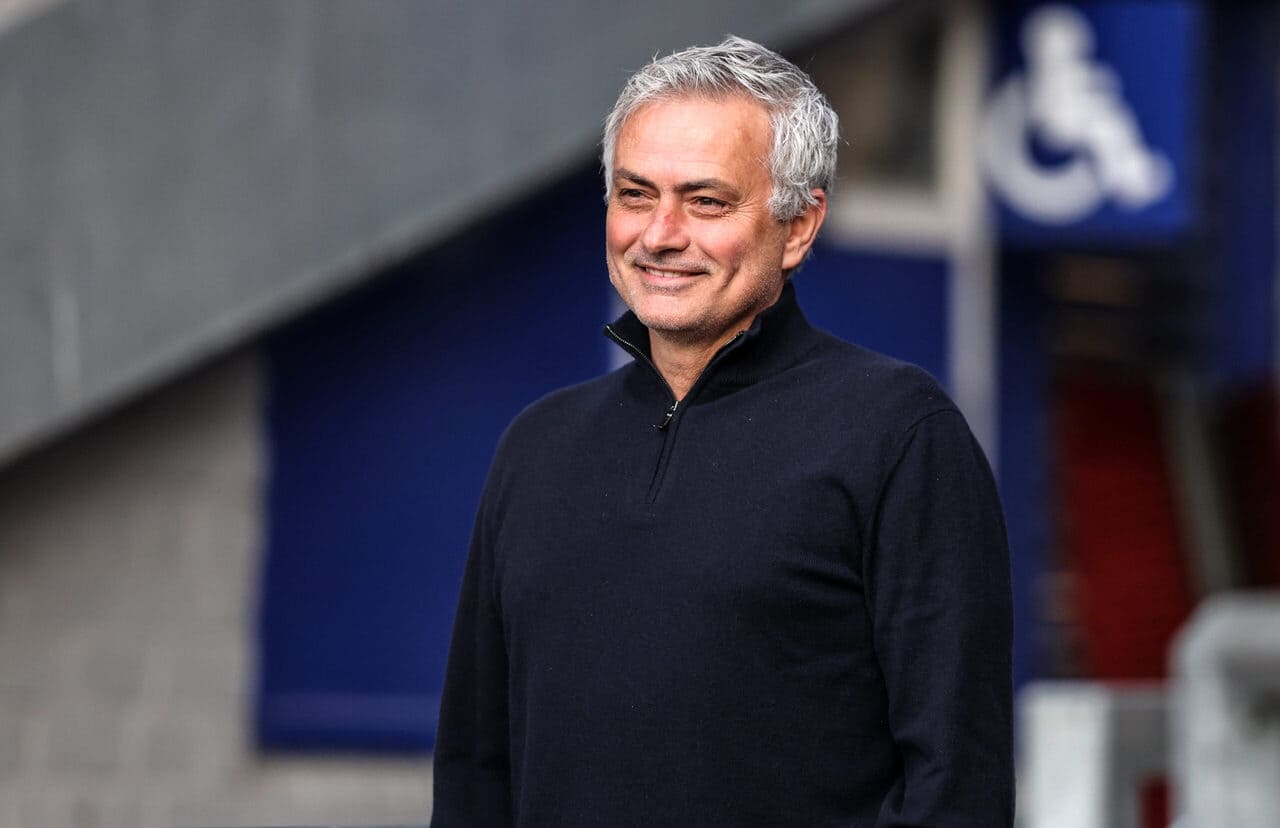 Real Madrid : l'IA désigne la recrue idéale pour José Mourinho
