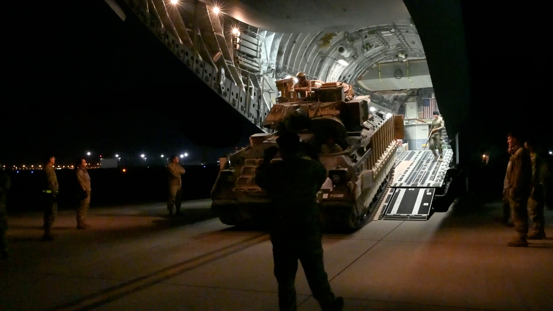 How US forces deliver cargo in the Middle East