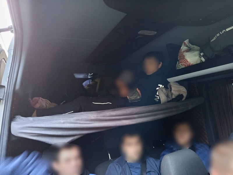 Piętrowy Mercedes Sprinter istnieje. Jego legalność to druga sprawa