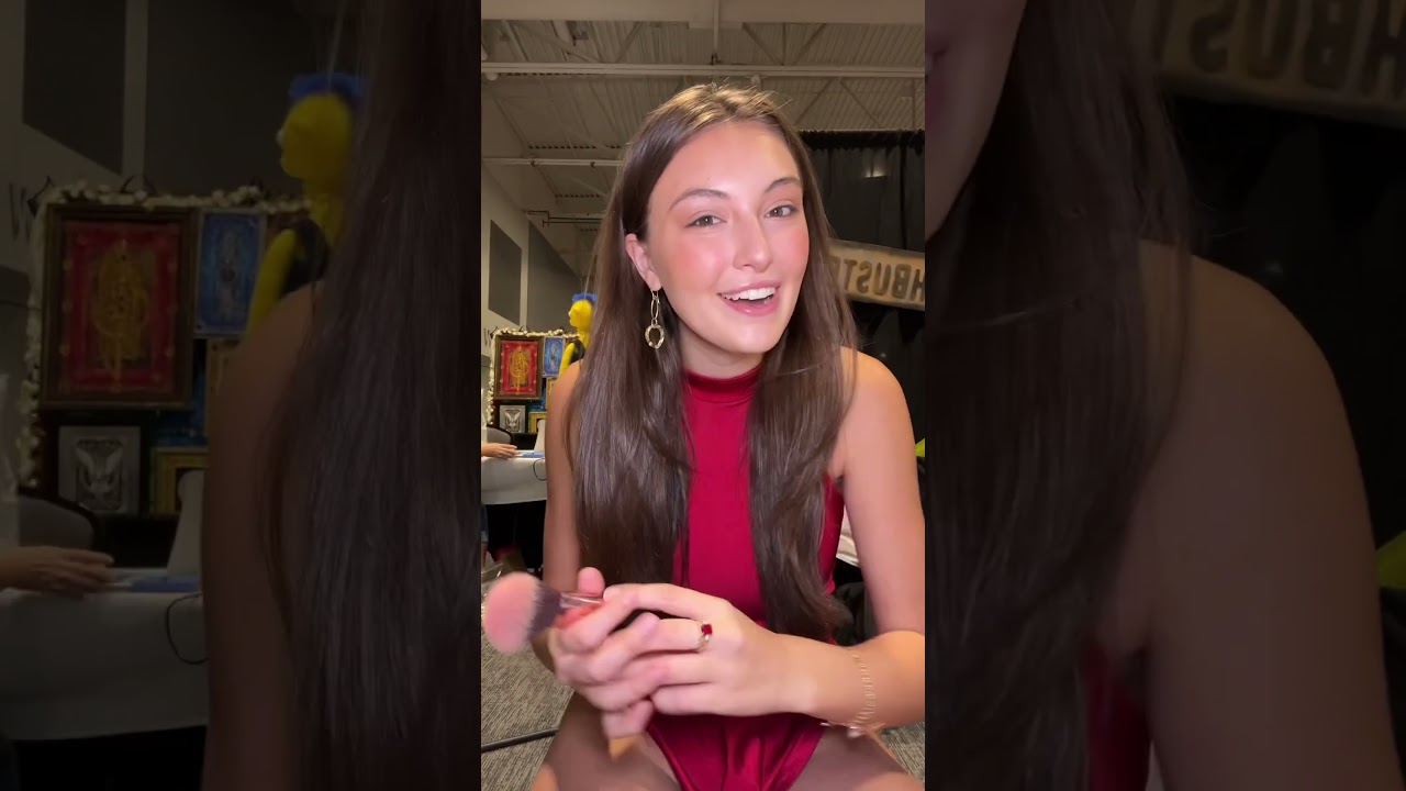 Elektra at Siouxpercon! #tallgirl #model #rachelpizzolato #shorts