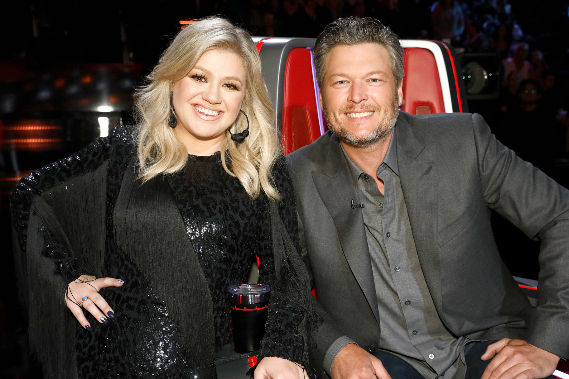 Why Kelly Clarkson had Blake Shelton using an oxygen mask on The Voice