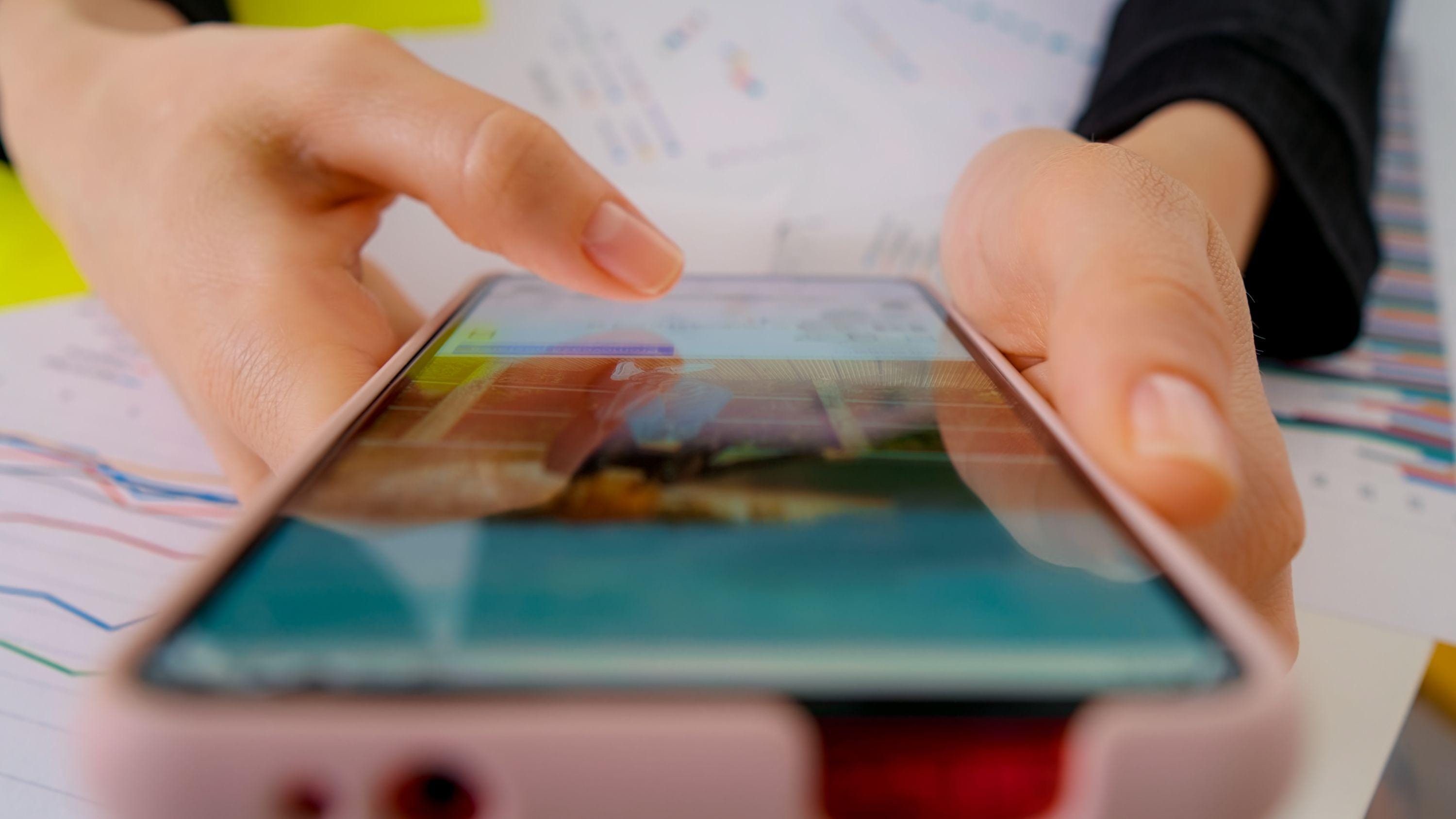 O "brain rot" já não é só um problema dos mais novos: "Nós passamos ...