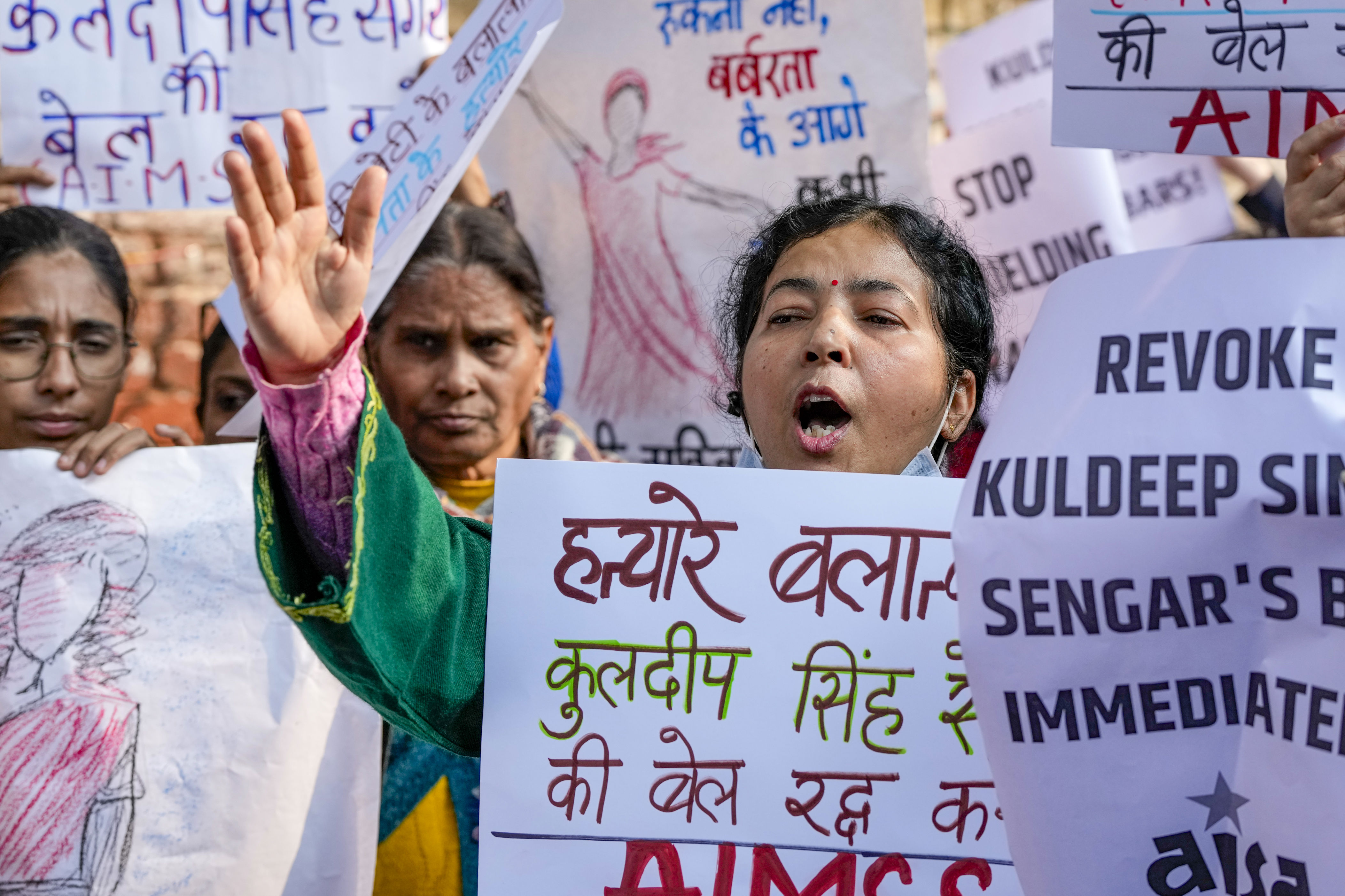 Unnao rape victim, family protest at Jantar Mantar