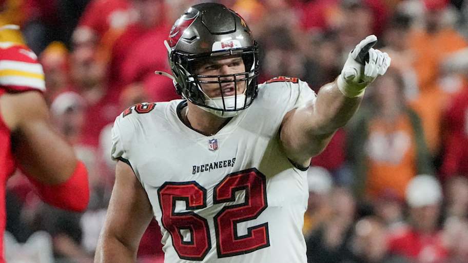 Buccaneers offensive starter takes big fine in loss to Panthers