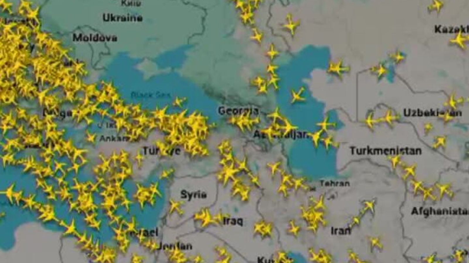 Flight tracker shows frantic Christmas travel