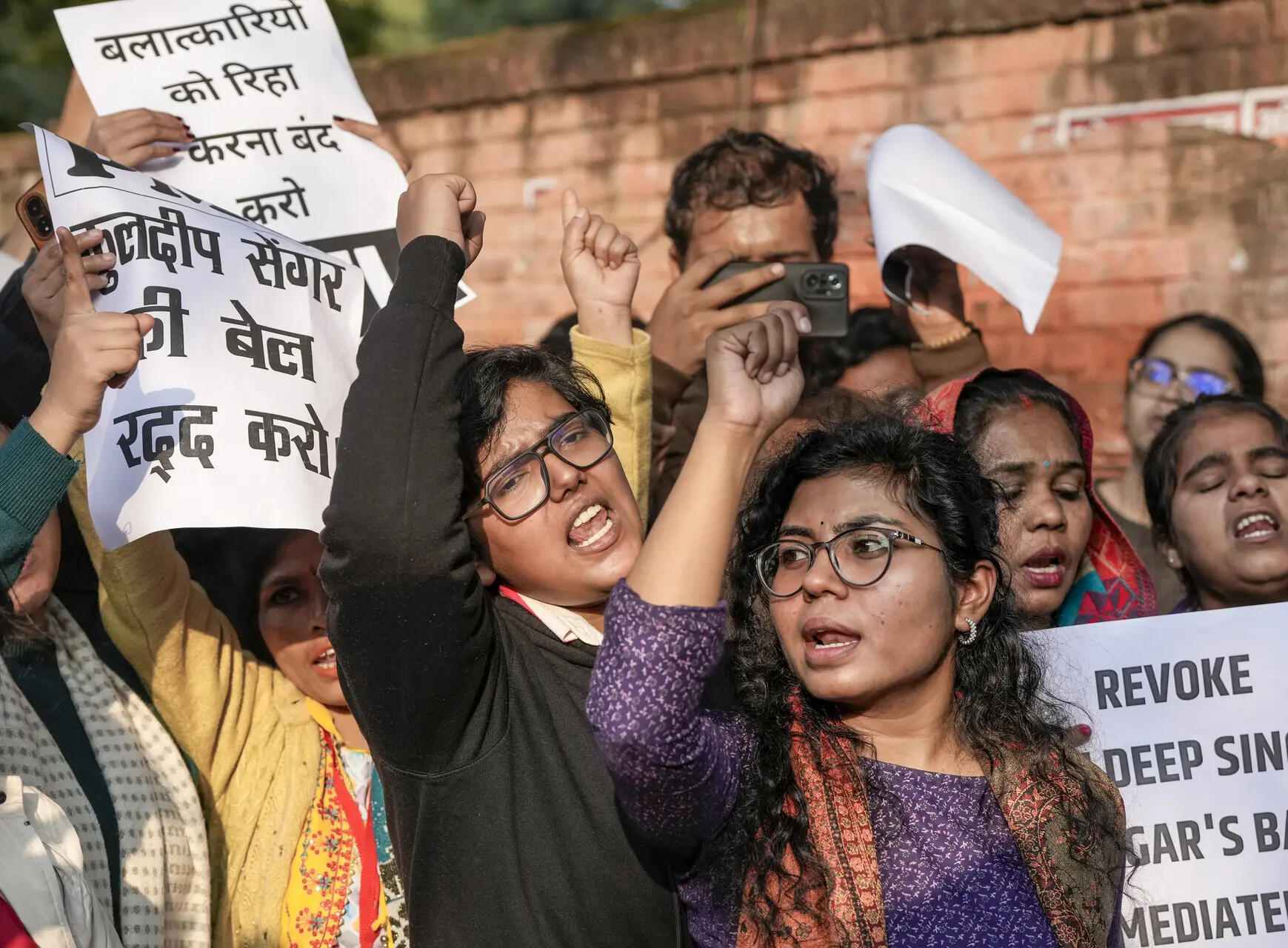Unnao rape victim, family protest at Jantar Mantar