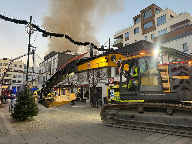 Over 100 evakuert – har kontroll på brannen