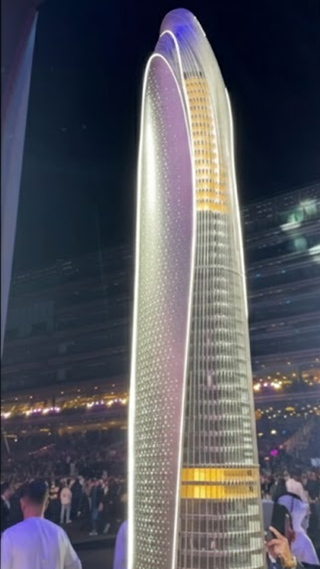 600 drone light show