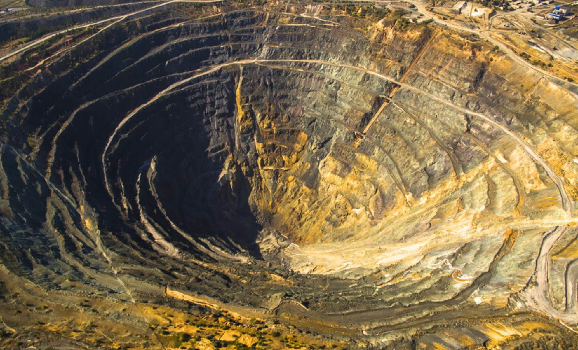 Stunning high-grade gold deposit found in a once-uncharted zone deep in ...