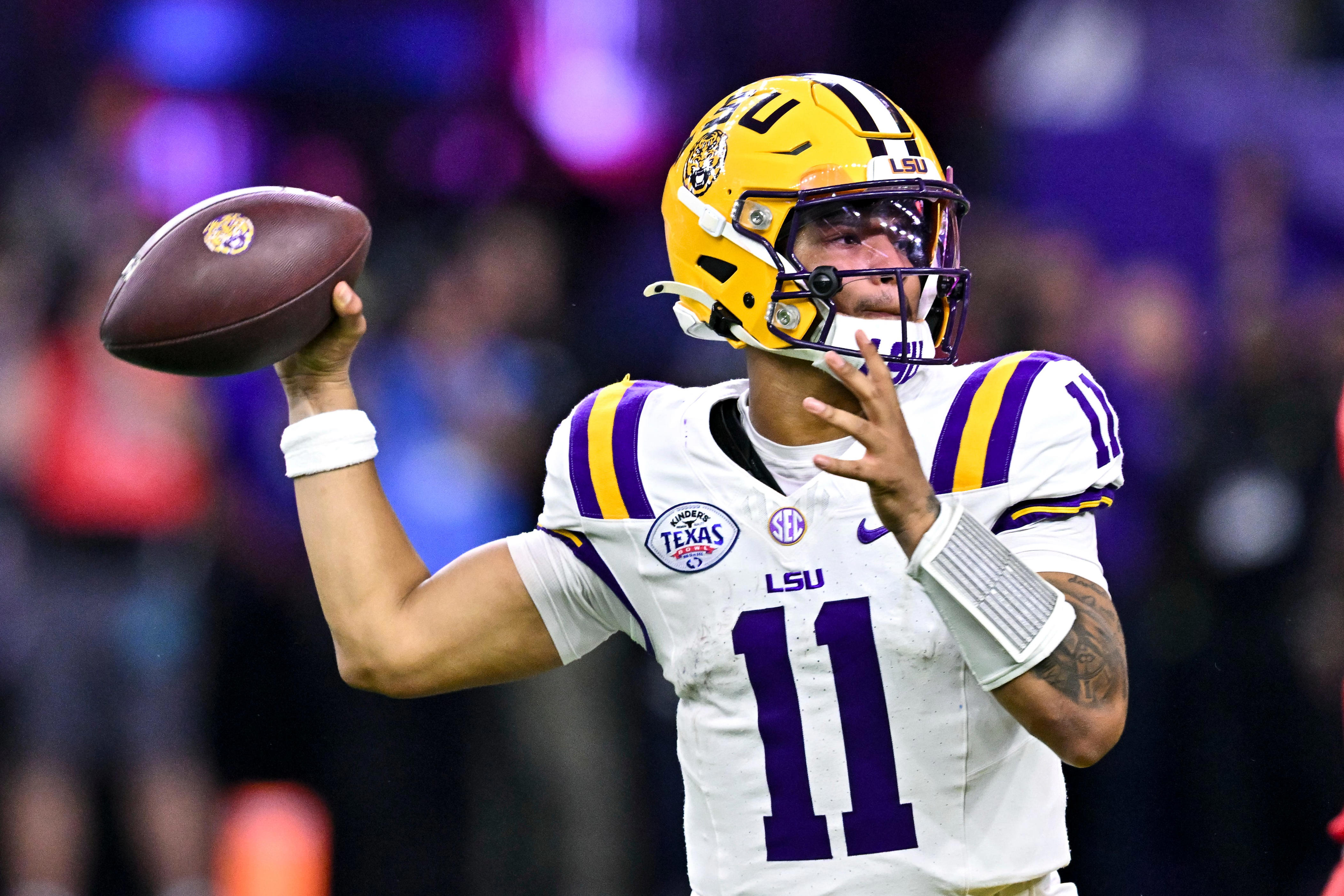 LSU football starting quarterback enters transfer portal