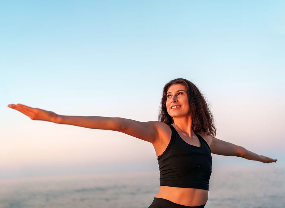 I'm a trainer and these 5 morning exercises improve full-body mobility ...