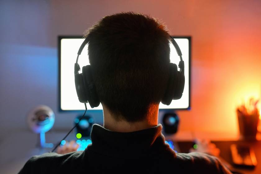 Lelőtte a szüleit, mert eltiltották a számítógéptől: így lett gyilkos a ...