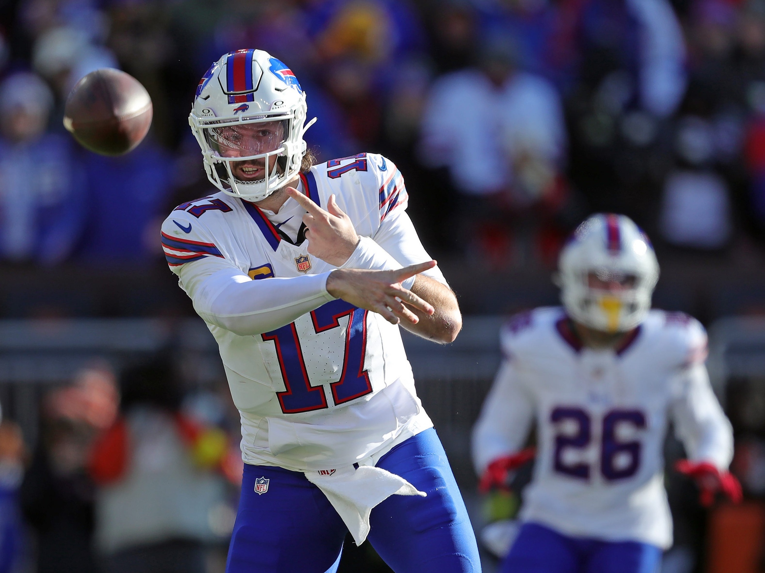 Projecting the 3 closest games on Sunday in Week 17