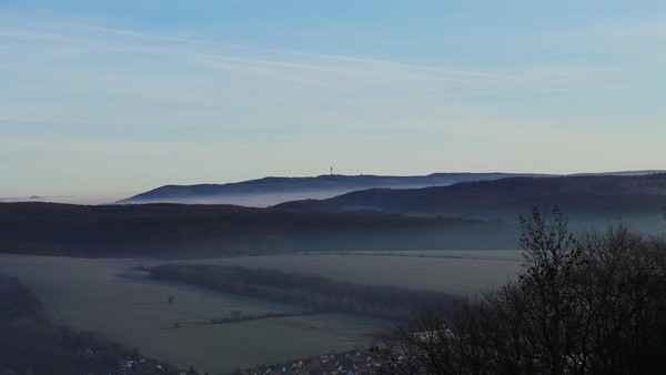 Winteridyll im Kyffhäuserkreis: Frost und Nebel zaubern Kunstwerke in ...