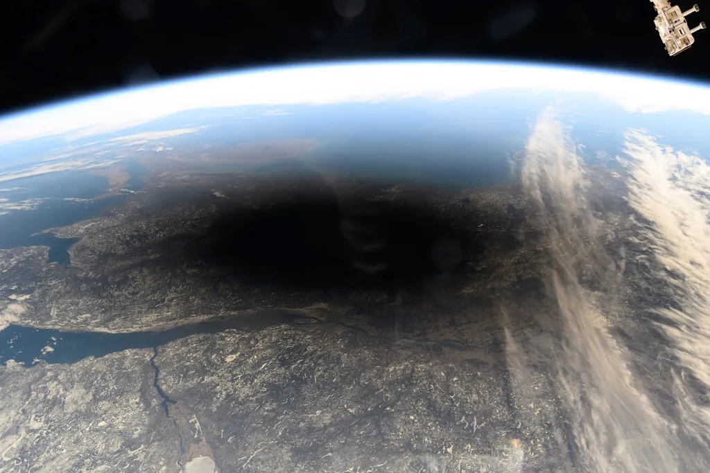 Meteor explodes near Boston: 'Bigger than a normal fireball'