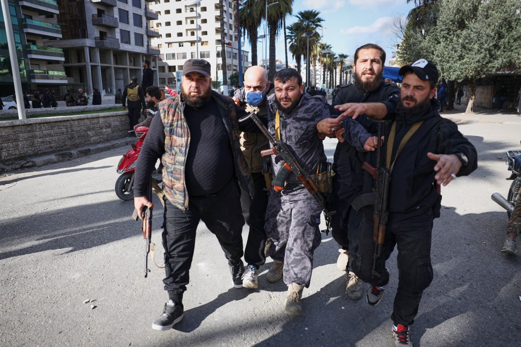 Protesters clash in Syria after deadly Alawite mosque bombing