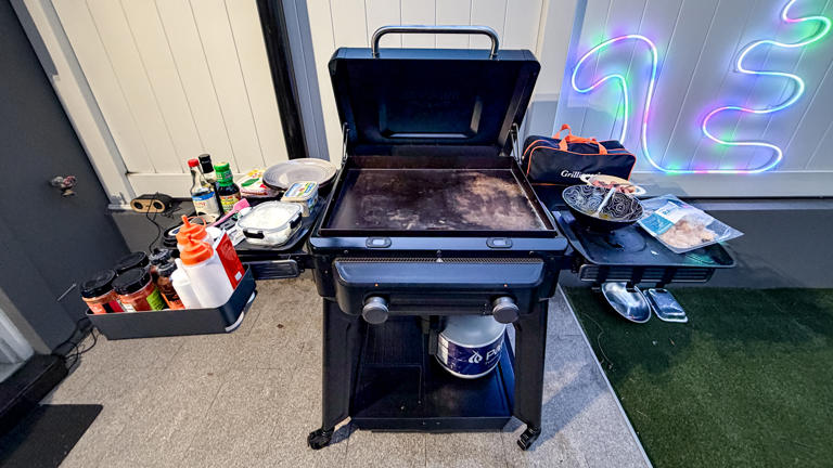I ditched my grill for a flat-top griddle in 2025 — here's why I'm ...