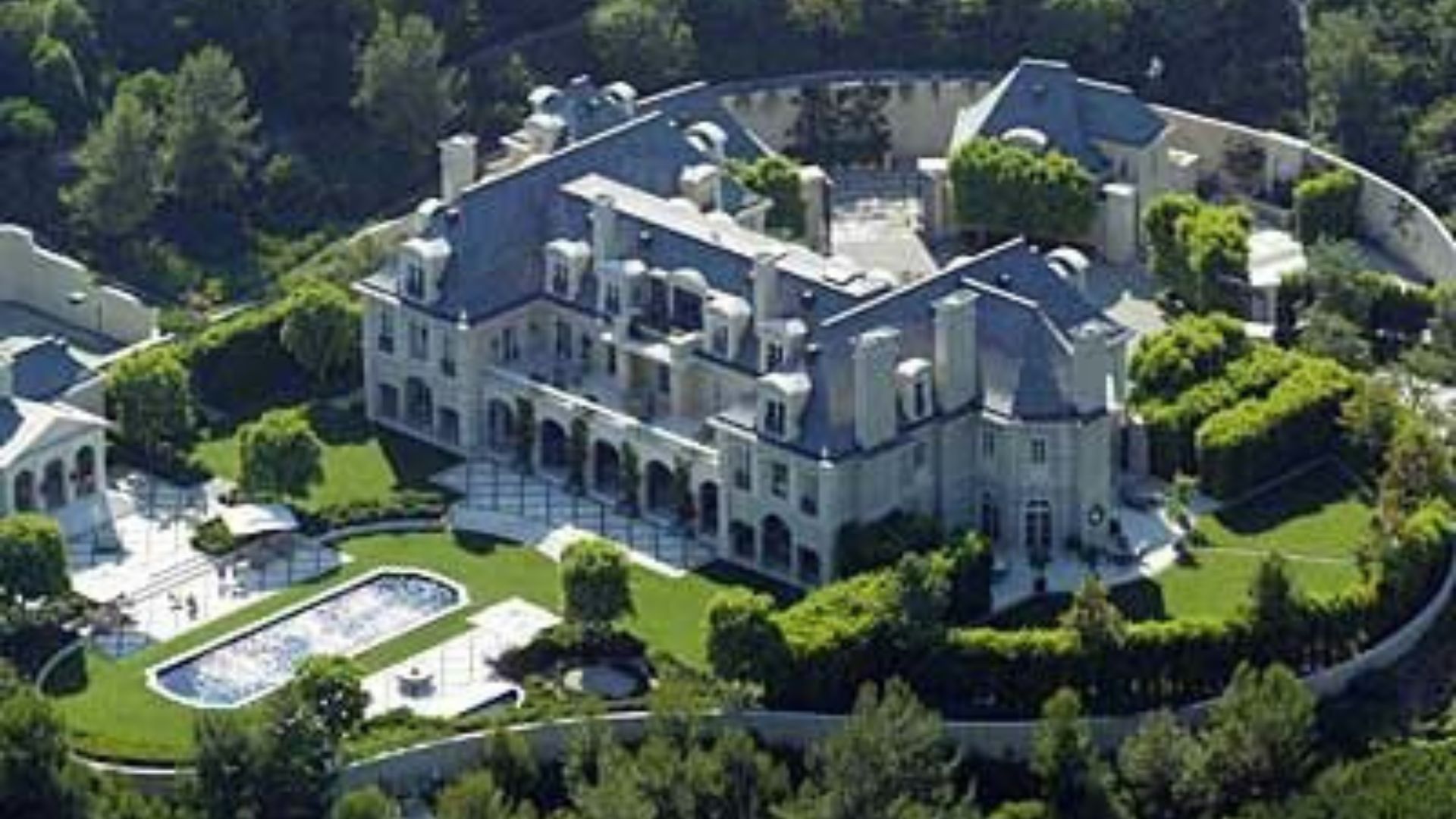 Astro completa 71 anos com cachê astronômico e império de R$ 1,7 bilhão