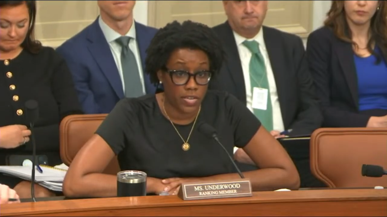 'Secretary Noem, that was not a question': Rep. Lauren Underwood shows ...