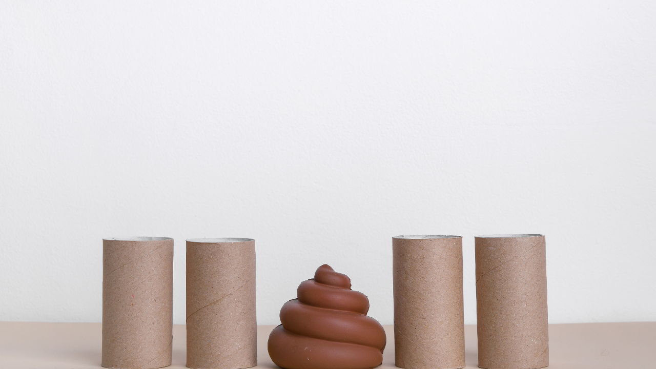 Is foul-smelling poop a symptom of cancer?