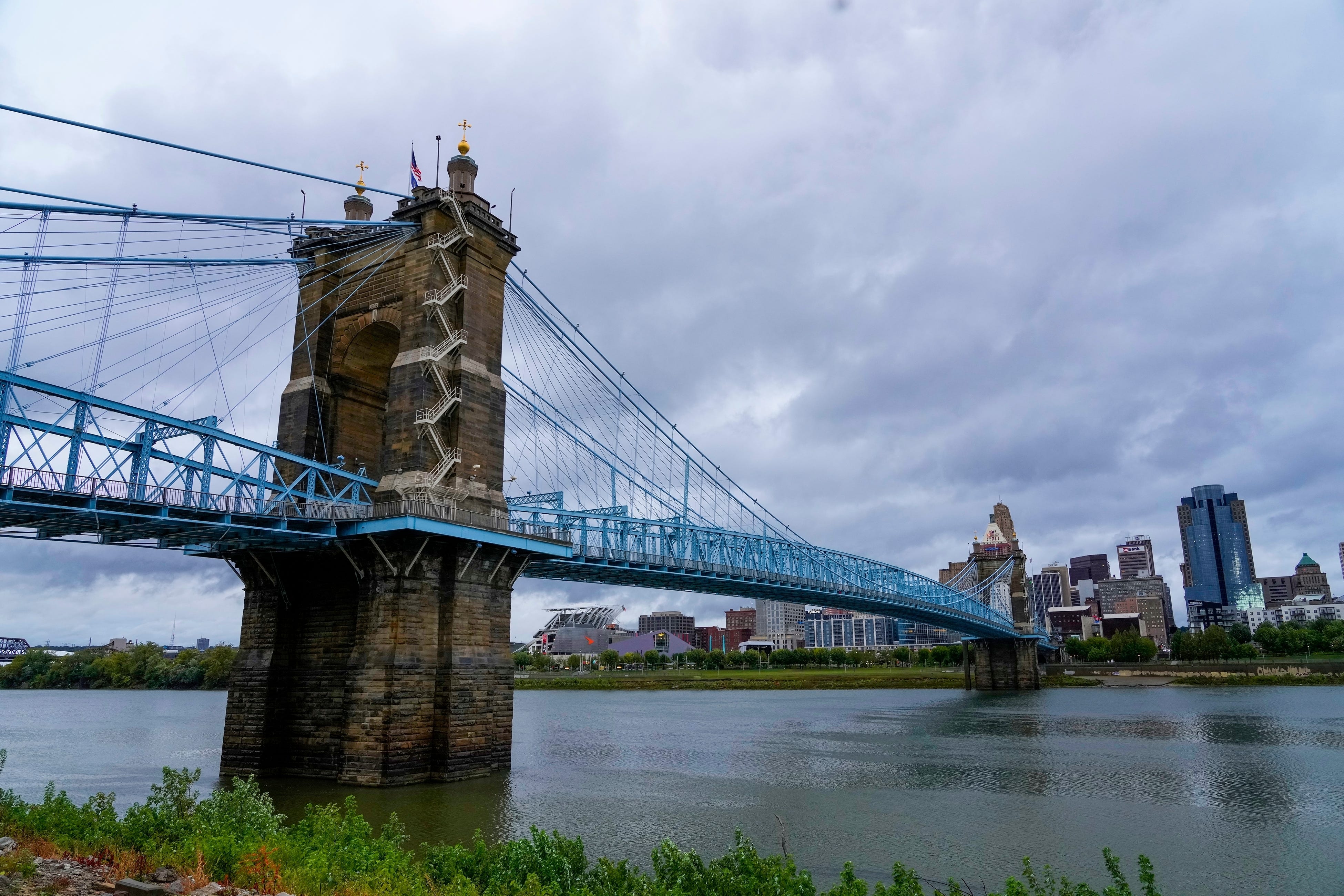 Wind advisory issued, sub-freezing temps en route to Cincinnati area