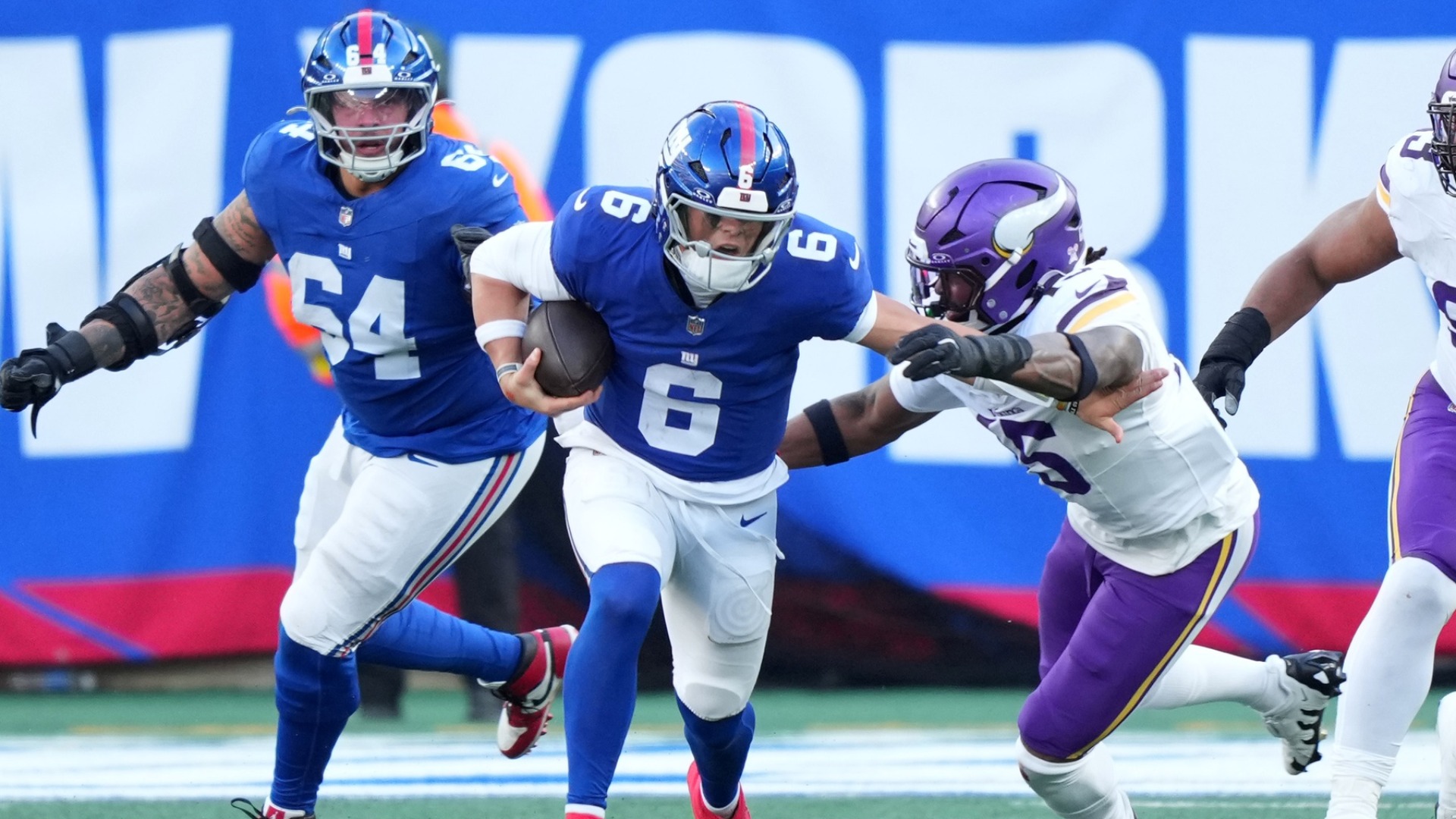 Jaxson Dart's performance: Will he surpass 30.5 rush yards?