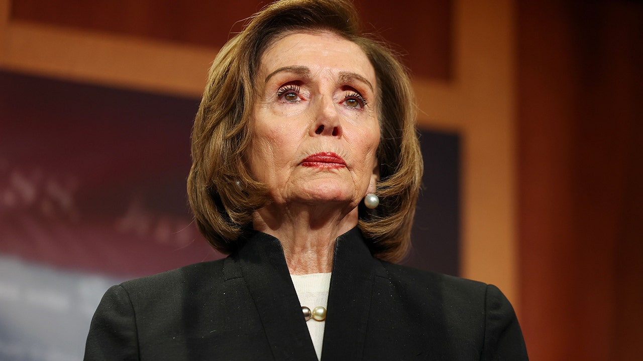 Nancy Pelosi says she had 'no intention' of tearing up Trump's 2020 ...