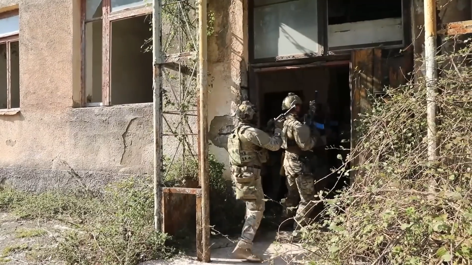 Inside the elite: How MARSOC, Recon, and EOD Marines dominate special ...