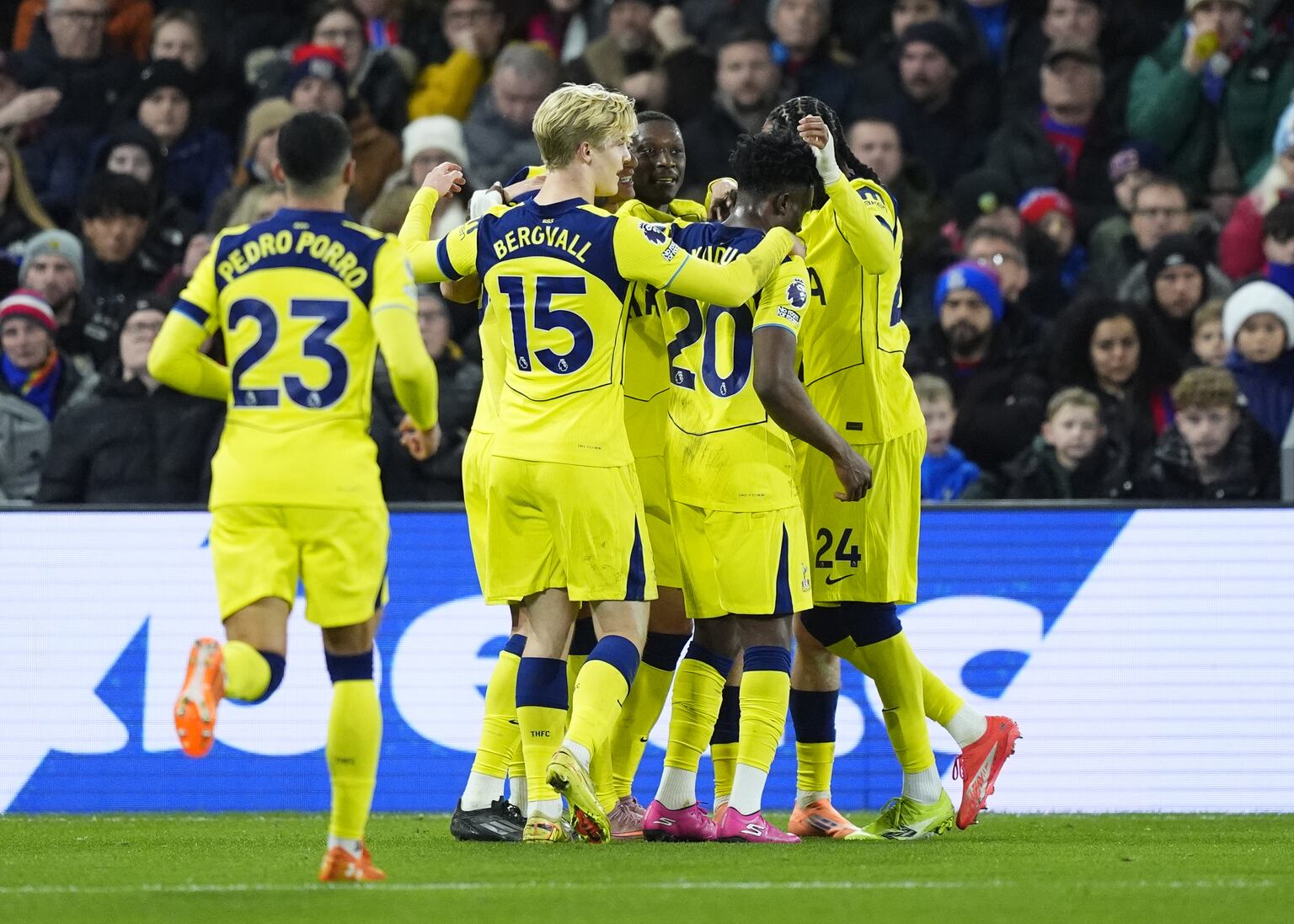 Tottenham ease pressure on Thomas Frank with victory at Crystal Palace