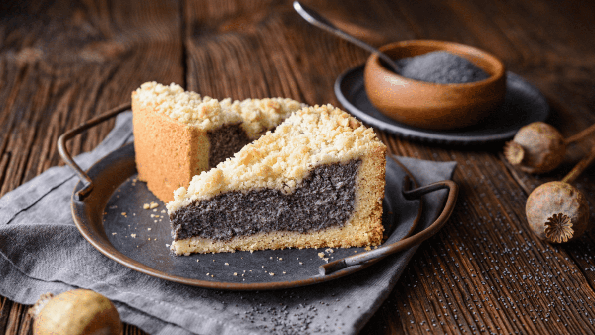 Grandma’s poppy seed crumble cake