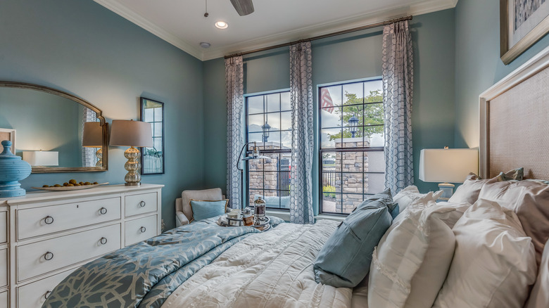 The 10 best wall colors for a bedroom and 5 to avoid, according to ...