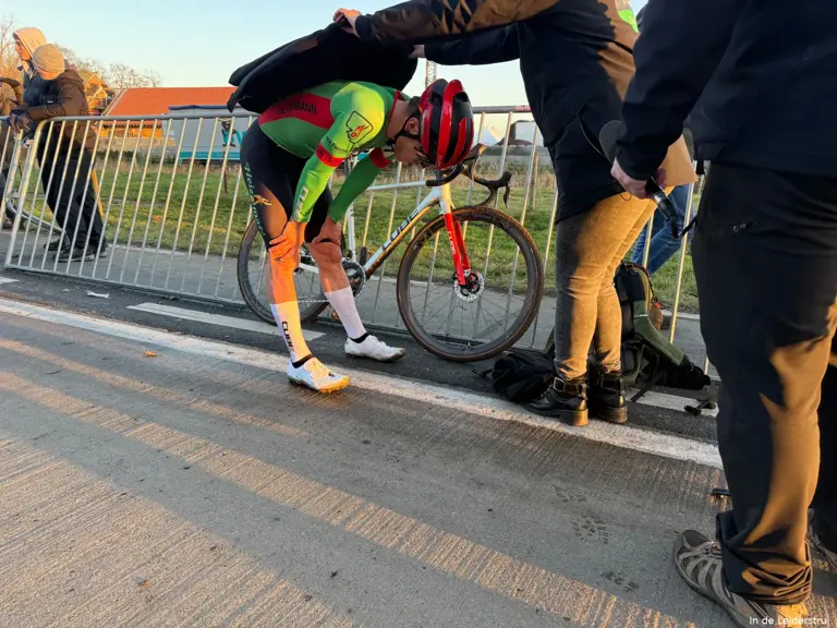 Kamp ziet na sterke beginfase korte notering in rook opgaan: 'Denk dat ...