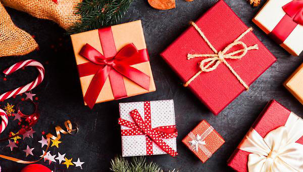 Natale e regali indesiderati, boom del “regifting” un italiano su due ...