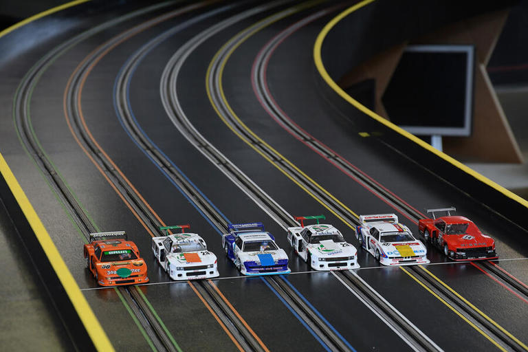 Model student: How to win at slot car racing - according to the pros