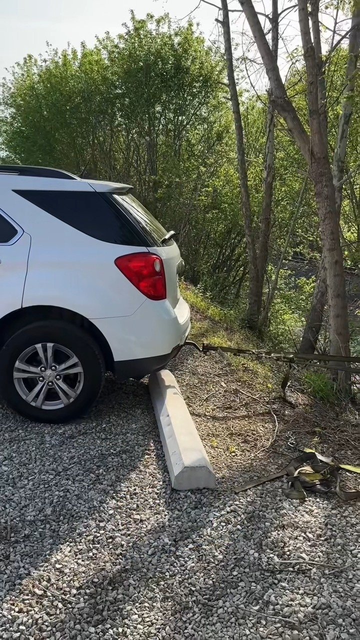 Removing a trailer hitch the right way