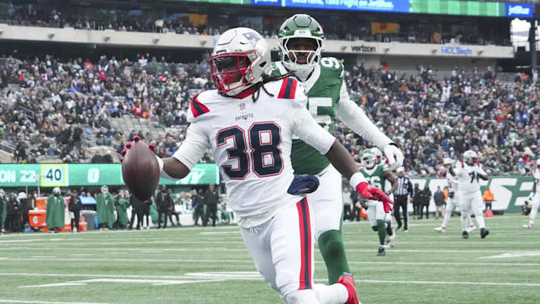 Patriots' Drake Maye dominates in first half vs. Jets